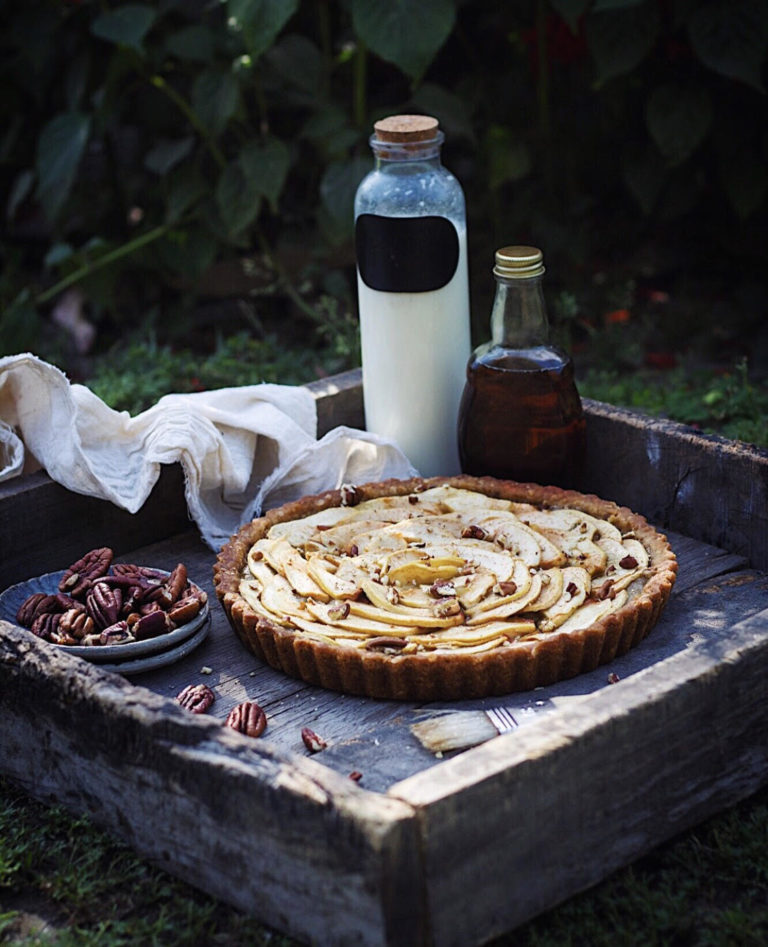 MAPLE AND APPLE TART - Bake with Shivesh