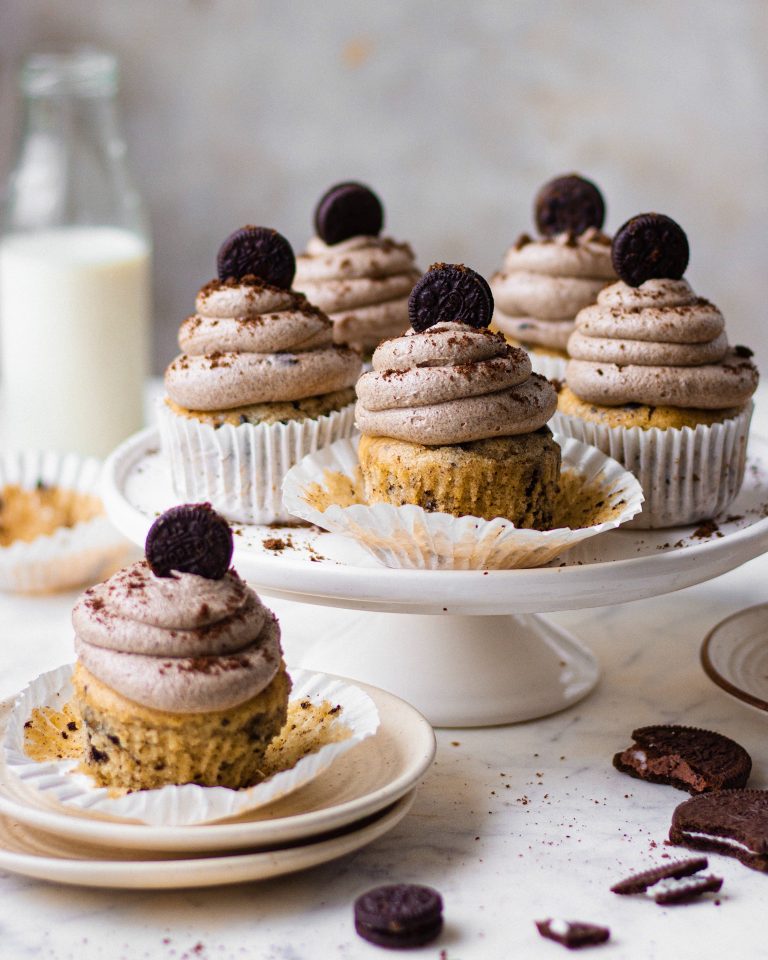 Eggless Oreo Cupcake & Buttercream Frosting Recipe | Bake with Shivesh