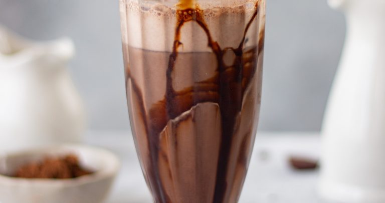 Chocolate shake: 4 ingredients! - Bake with Shivesh