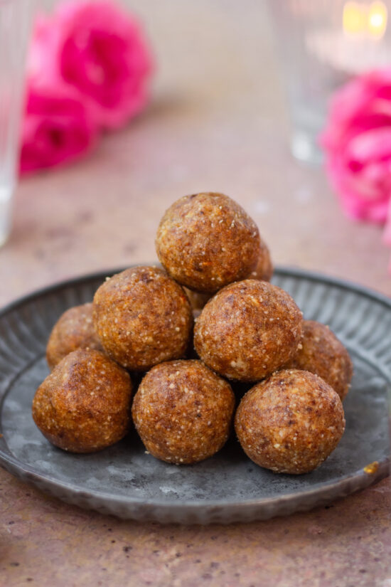 HEALTHY LADDUS - Bake with Shivesh