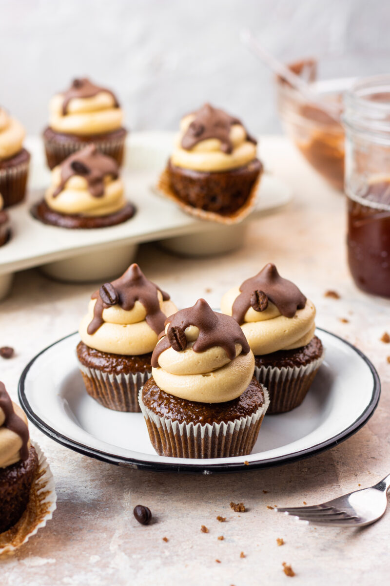 EGGLESS COLD COFFEE CUPCAKES - Bake with Shivesh