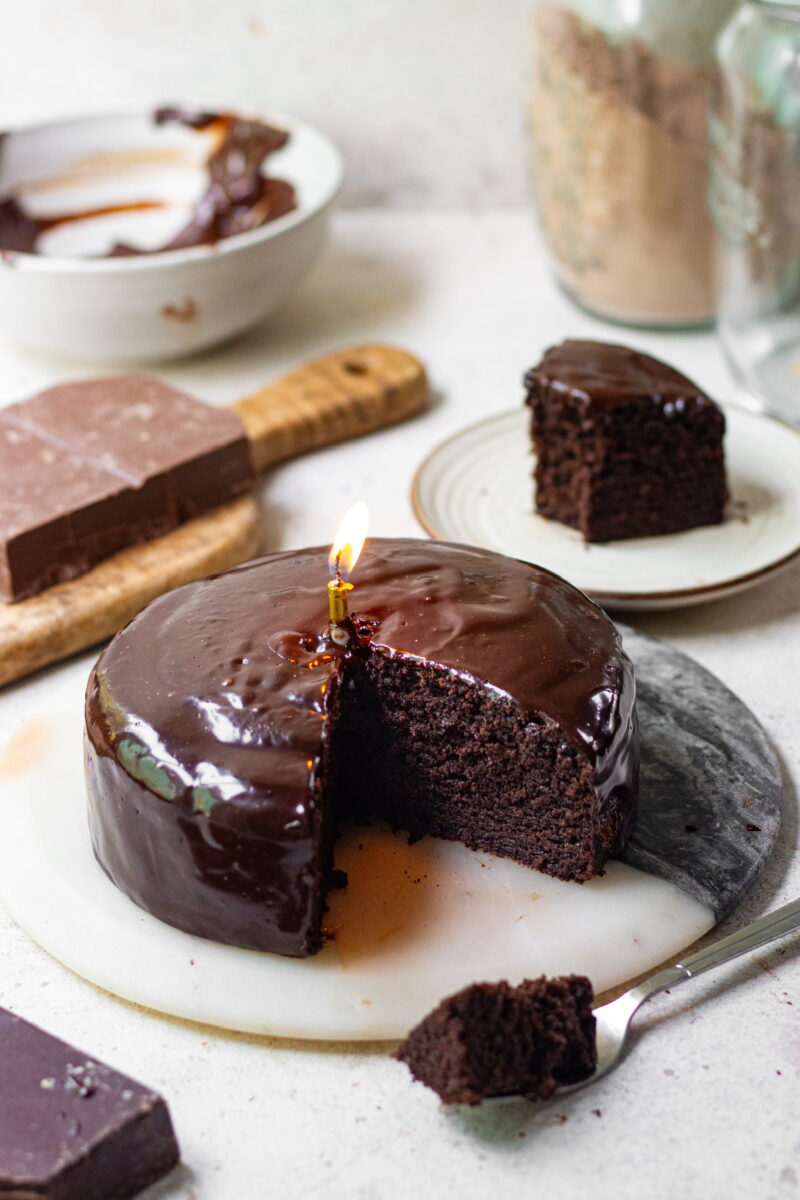 EGGLESS RAGI CHOCOLATE CAKE - Bake with Shivesh