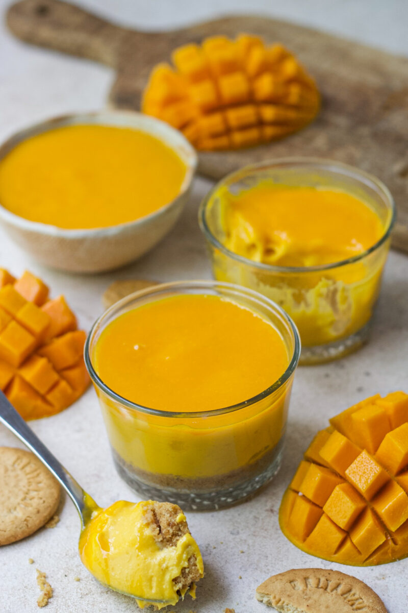 4 INGREDIENTS MANGO PANEER CHEESECAKE - Bake with Shivesh