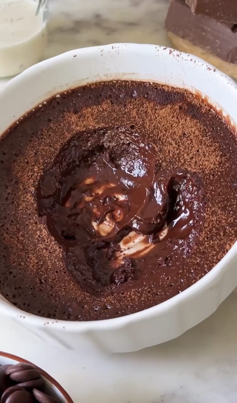 EGGLESS CHOCOLATE LAVA PUDDING IN COOKER - Bake with Shivesh
