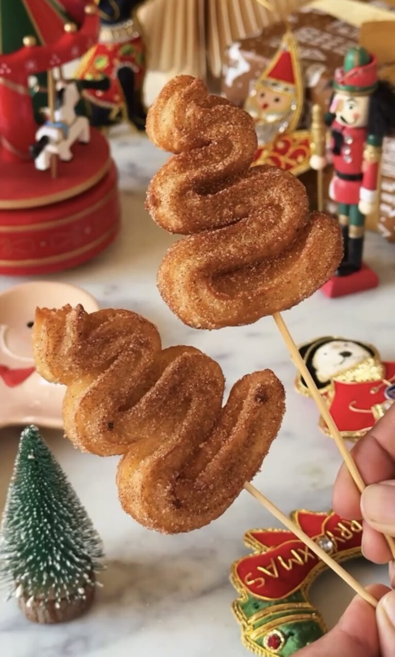 6- INGREDIENT CHRISTMAS TREE CHURROS - Bake with Shivesh