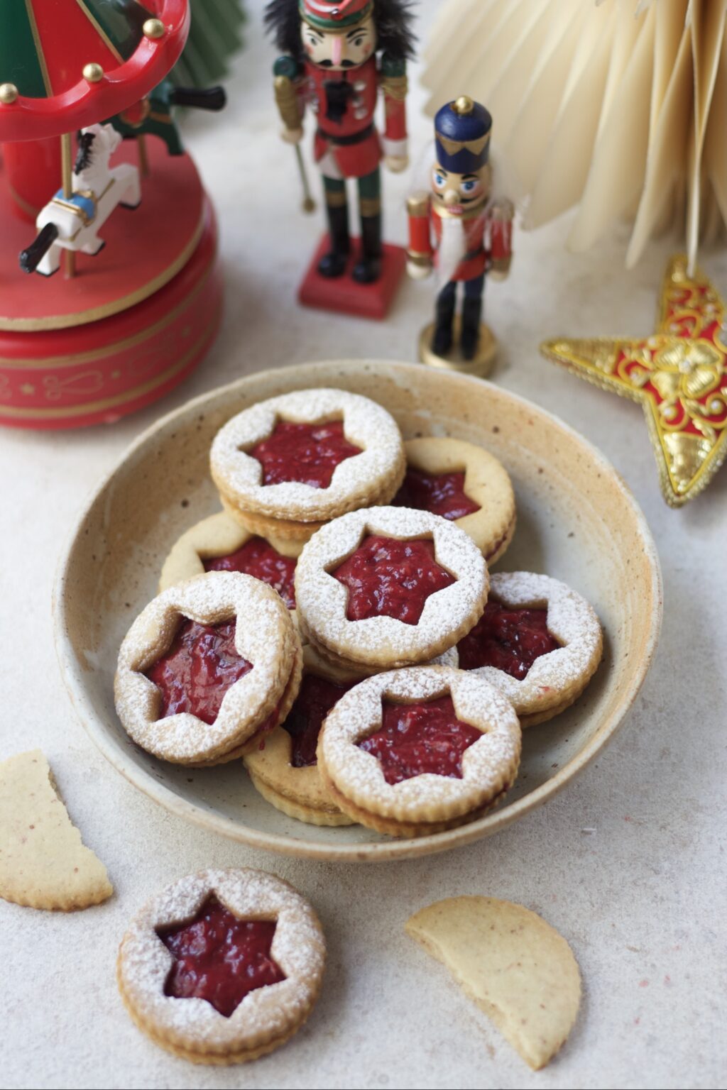SPITZBUBEN COOKIES (LINZER COOKIES) - Bake with Shivesh