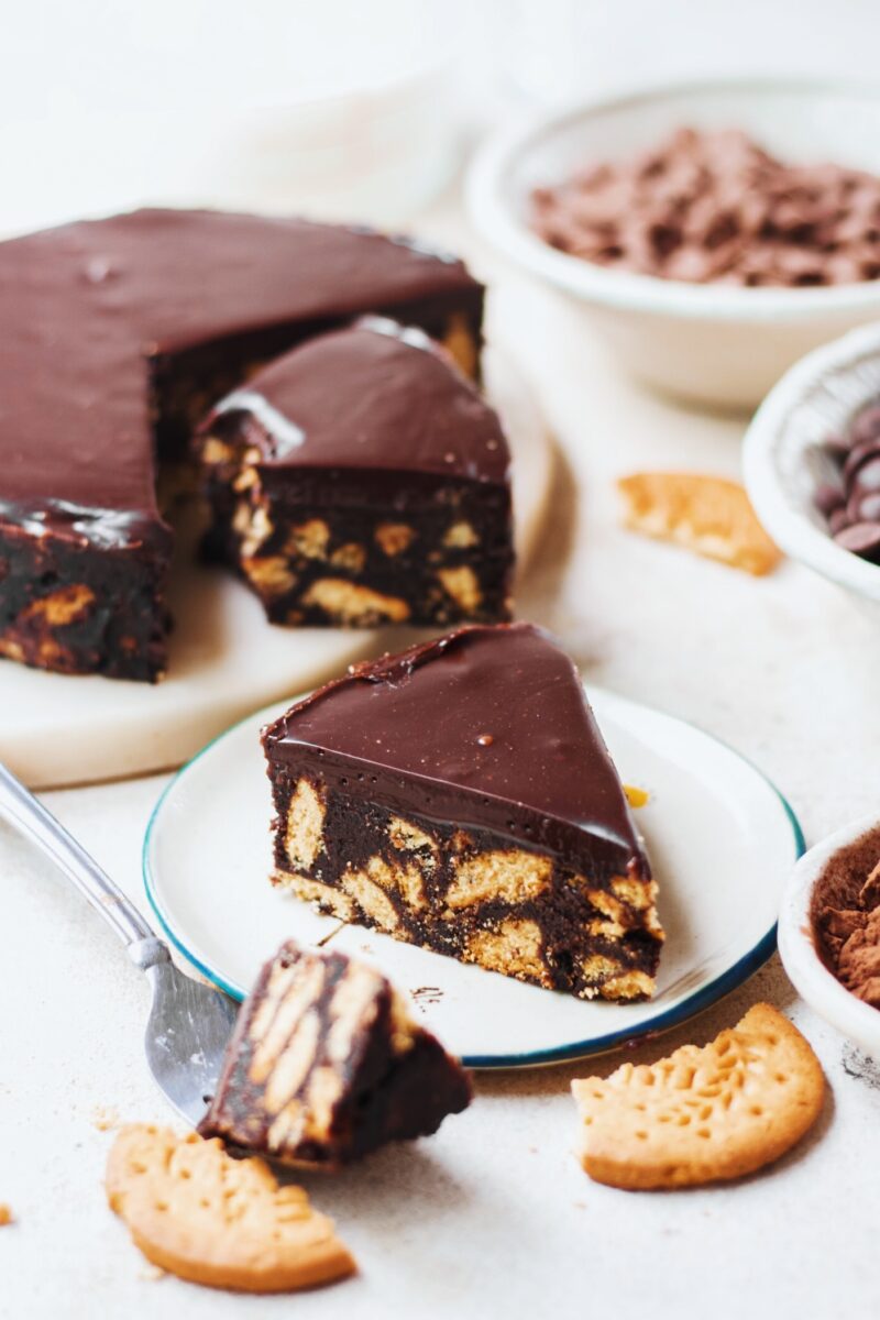 BISCUIT CAKE IN A MICROWAVE - Bake with Shivesh