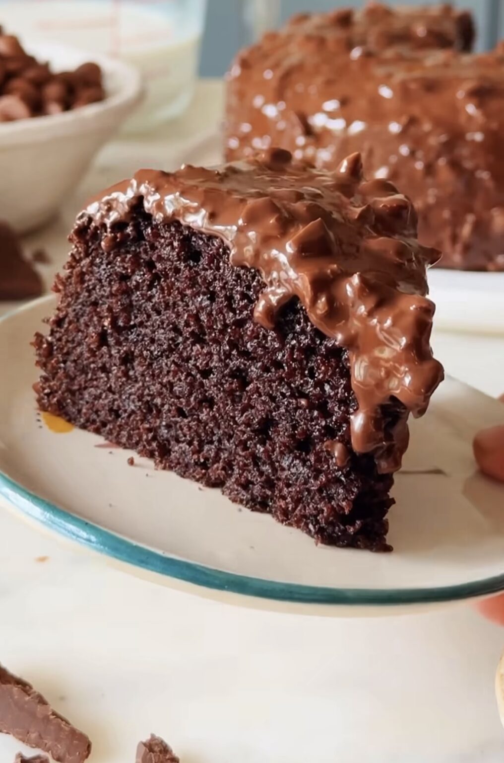 EGGLESS ATTA CHOCOLATE CAKE IN BLENDER - Bake with Shivesh