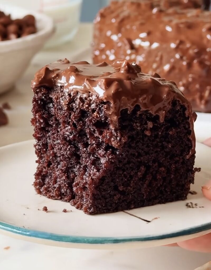 EGGLESS ATTA CHOCOLATE CAKE IN BLENDER - Bake with Shivesh