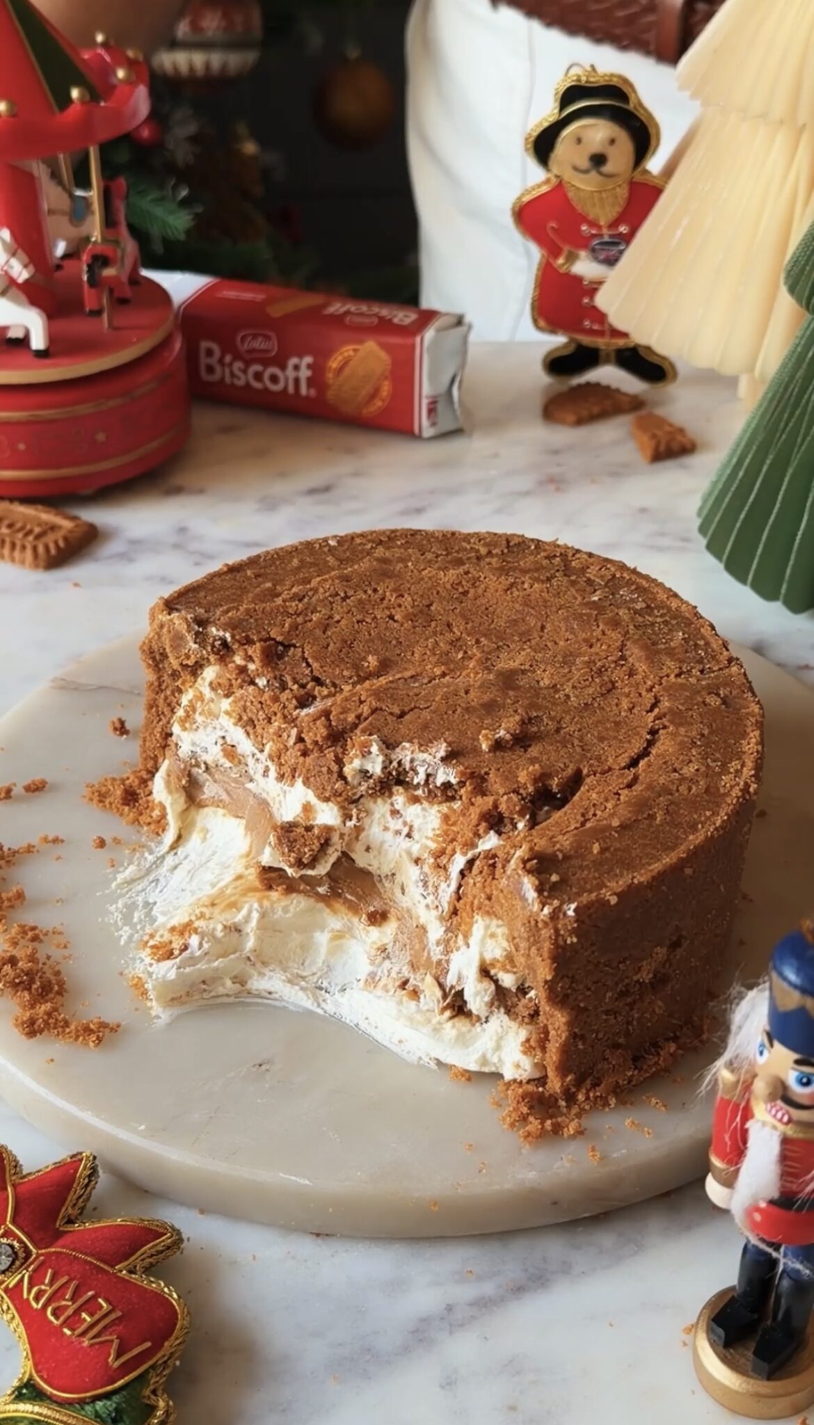 UPSIDE DOWN BISCOFF CHEESECAKE - Bake with Shivesh